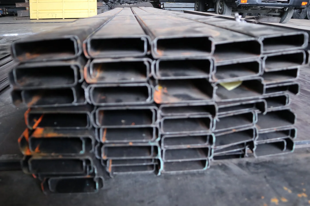 Perbedaan Besi Hollow, CNP & UNP | Forza Besi Surabaya